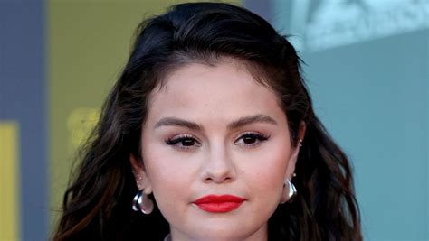 Selena Gomez Is Ashamed Of One Of Her Album Covers Newsies Selena