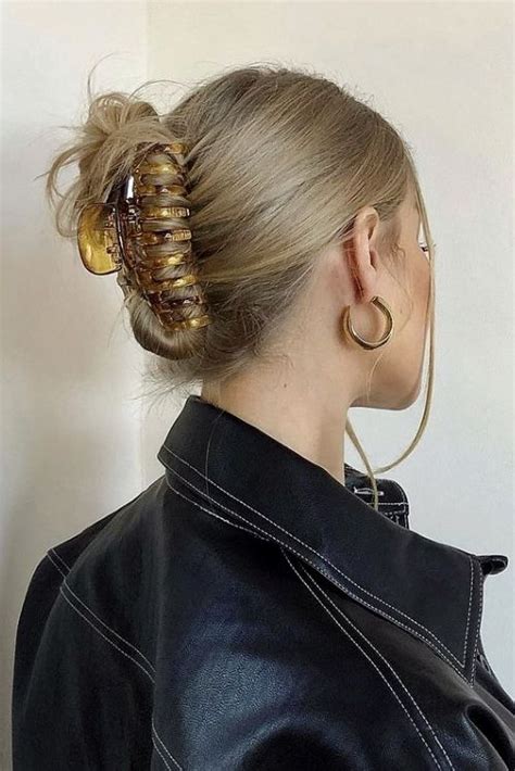 20 Trendy Claw Clip Hairstyles Creative Ways To Wear Your Hair Your