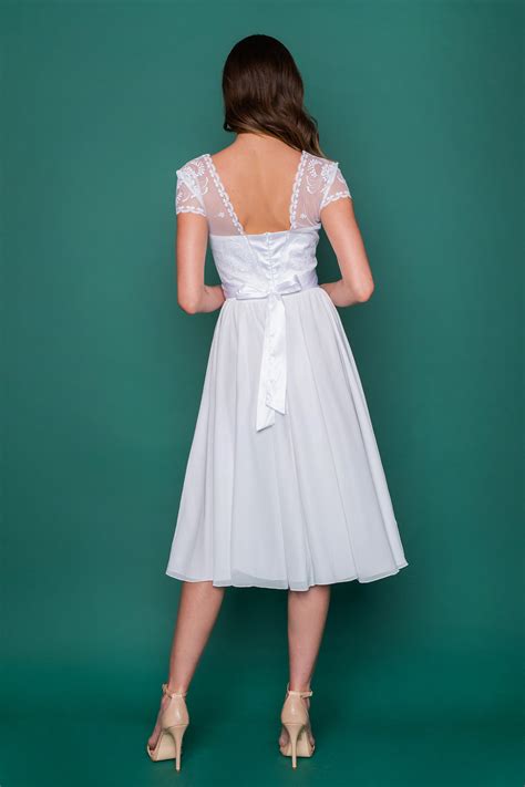 Ιβουάρ Vintage Φόρεμα με Δαντέλα London Βoutique