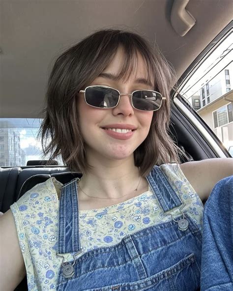Short Hair With Bangs And Layers Wavy Bob Haircut With Layers And