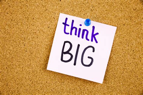 노란색 스티커 메모 작성 캡션 비문 생각 칠판에 큰 개념 단어 코르크 게시판에 고정 된 스티커 메모에 검은 내선에서 감정에 대한 스톡 사진 및 기타 이미지 Istock