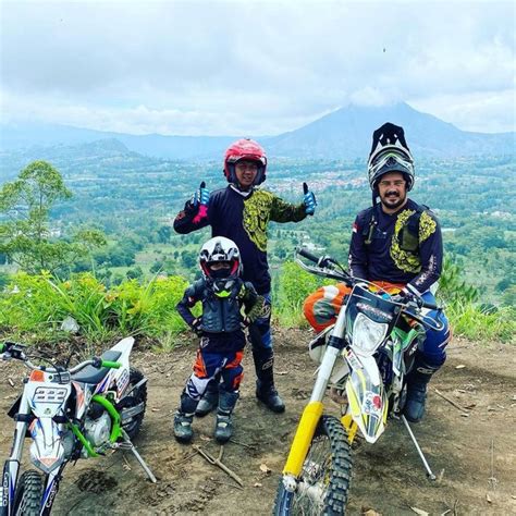 7 Potret Fathir Muchtar Starring In The Soap Opera Love Story The Series Riding A Trail