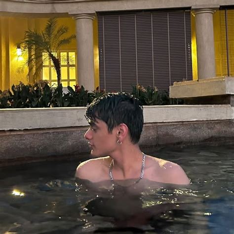 Devansh Vora Devanshvora On Threads