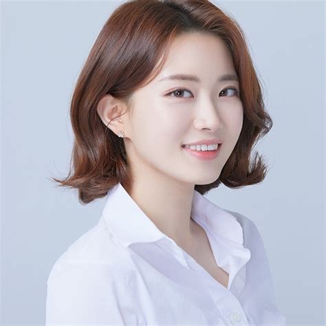 프로필사진 비타스튜디오 누구나 비타스튜디오와 함께하시면 자연스럽고 고급스러운 프로필사진으로 함께하실