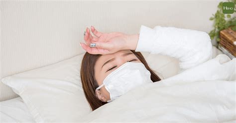 發燒擦酒精、睡冰枕有效？「這原因」發燒睡冰枕反而越來越嚴重 蕃新聞