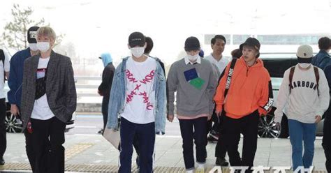 포토 엑소 두바이 공연 떠나요~