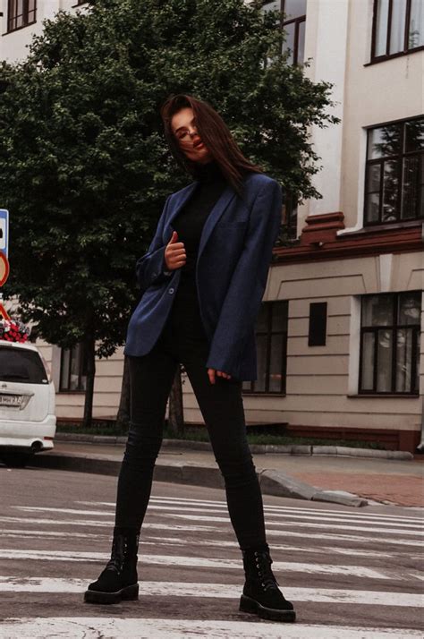 Pin By Irina On Idea Photo Poses Photo Sessions Clothes