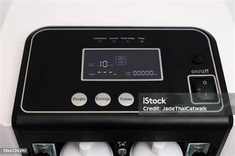 호흡기 질환 환자를 위한 가스를 넣는 의료 기기 개별 휴대용 산소 실린더 산소에 대한 스톡 사진 및 기타 이미지 산소 0명 건강 진단 Istock