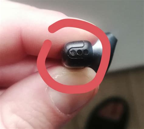 Не заряжается правый или левый наушник, кейс от наушников. Что делать?