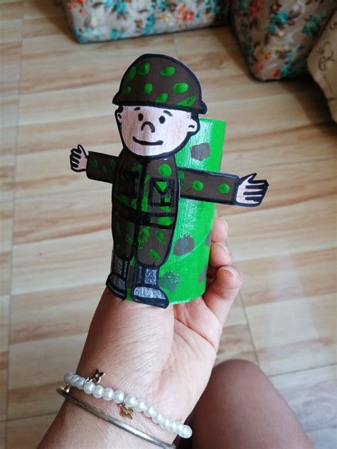 Tubo De Papel Higiénico Traje De Soldado Como Hacer Marionetas