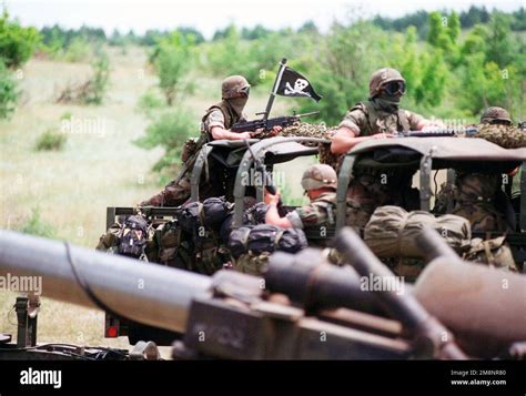 990615 M 5696s 009 Subject Operationseries Joint Guardian Base