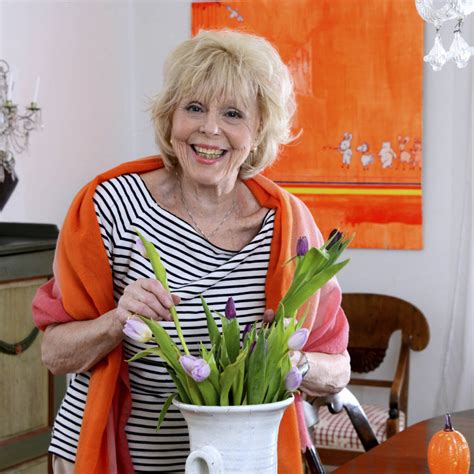 30 år Mellan Bilderna Meg Westergren är Fortfarande Lika Ung Svensk