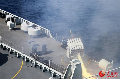 高清我海军护航编队演练对空防御 假想遭敌机突袭6 军事 人民网