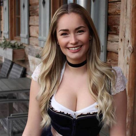 Sexy Oktoberfest Girls 37 Pics