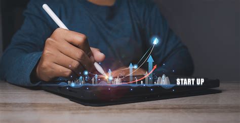 가상 화면을 터치하는 스타트업 비즈니스에 액세스하는 사업가 개발에 대한 스톡 사진 및 기타 이미지 개발 개인 장식품 계획 Istock