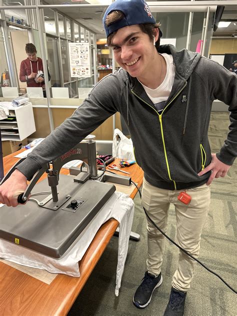 ENGR 310 Selling Your Product Idea Media Commons