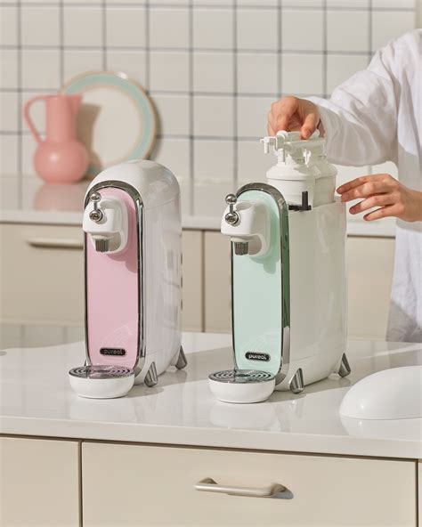 퓨리얼 이벤트 면역력 떨어지기 쉬운 환절기 하루 2l 깨끗한 물 마시기로 건강 관리 시작해 보지 않을래 셀프로 필터 교체가 가능해 관리가 쉬운 미니체인저 직수