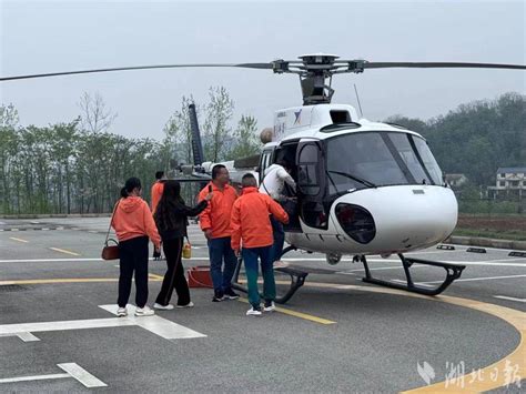 赤壁羊楼洞开通直升机低空旅游通航公司将逐渐覆盖陆水湖赤壁古战场赤壁长江大桥 极目新闻