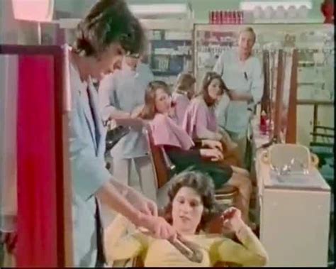 Julia Gets Her Groin Clean Shaven Hotntubes Com