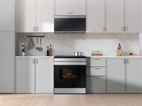 Bespoke Smart Slide In Induction Range 6 3 Cu Ft In Stainless Steel With Anti Scratch Glass