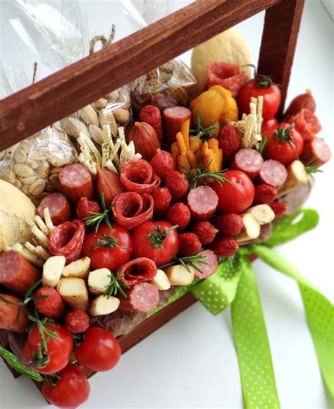 Путь к сердцу мужчины лежит через его желудок И наши закусочные букеты тут как раз кстати