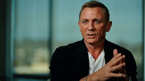 Daniel Craigs Post Bond Streaming Hit Soars On Peacock As He Reveals