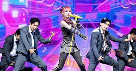 사진 최예나 귀여운 오리 입