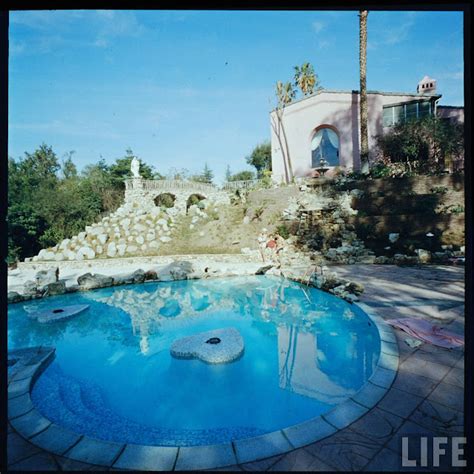 Take A Look Inside Jayne Mansfields Splendor Pink Palace ~ Vintage