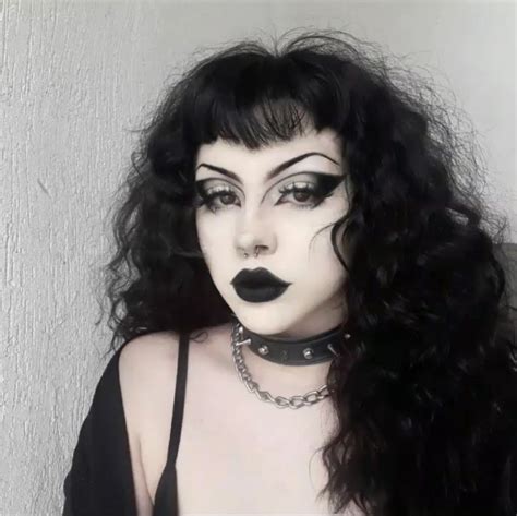 Goth Baddie😩 Trad Goth Makeup Looks Trad Goth Makeup 80s Trad Goth Hair