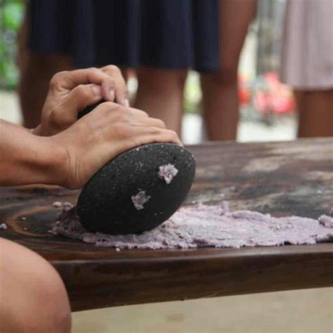 Why We Love Hawaiian Poi And Why You Should Try It Hawaii Aloha Travel