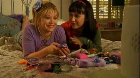 Lizzie Mcguire And Miranda Sanchez ♥♡ Besties Lizzie Mcguire Pool