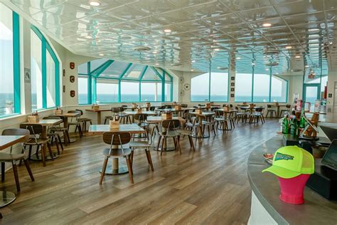 Broad Street Oyster Co Brings All The Seafood To Huntington Beach Pier