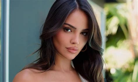 Eiza gonzález conoce su mansión en california y su exitosa carrera Montesco Jeans