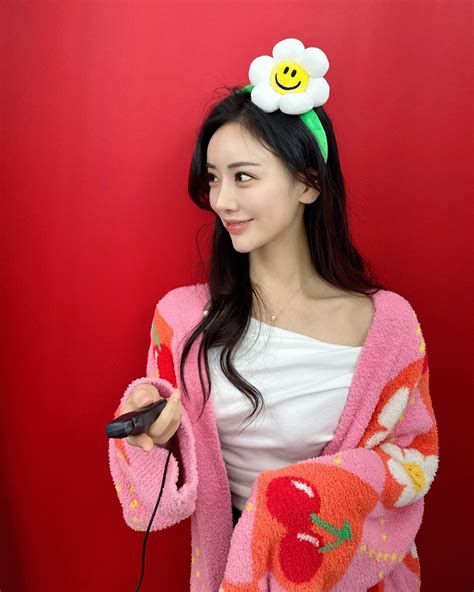 초이코코💕 위글네컷 ♥️ 위글위글집 여기 인생 네컷 너무 잘 나오자나 🥰 머리 볼륨도 크게 한몫했지용 💕💕💕 뿌리볼륨못잃어 🤭🤭🤭 도산공원 위글위글플래그십