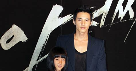 아저씨 원빈 故 김새론 빈소에 근조화환…아내 이나영도 함께 추모