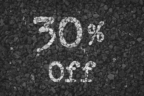 작은 소용돌이 패턴 벡터 배경으로 자갈 길에 그려진 텍스트 30 오프와 소박한 포스터를 만드는 검은 색과 흰색 의 자갈 세일에 대한 스톡 벡터 아트 및 기타 이미지 Istock