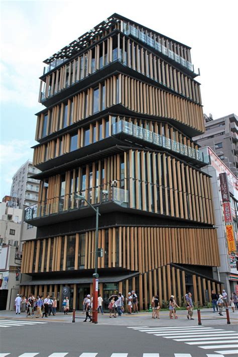 新名所 建築大師隈研吾設計的「淺草文化觀光中心」八樓展望台，看東京天空樹和淺草寺的絕佳角度 林氏璧和美狐團三狐的小天地
