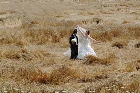 Erwin Loewen Wedding Fashion Photographer London Toronto Aylmer Canada