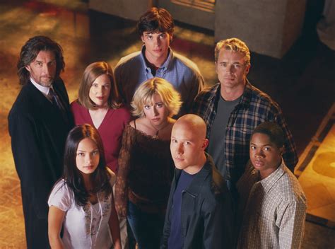 Smallville John Schneider Casual Clothing Cast Lana Lang