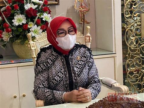 Sri Sumarni Meminta Percepatan Vaksinasi Untuk Lansia 2025