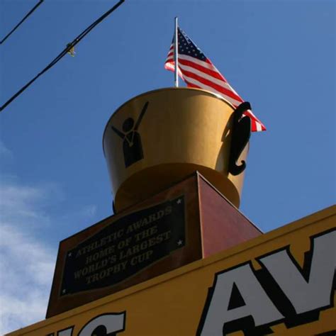 Worlds Largest Trophy Cup Seattle Wa Land Of The Bigs