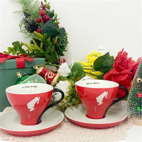 비엔나커피하우스 𝐒𝐭𝐫𝐚𝐰𝐛𝐞𝐫𝐫𝐲 And 𝐕𝐢𝐞𝐧𝐧𝐚 𝐂𝐫𝐞𝐚𝐦 새콤한 딸기와 달콤하고 부드러운 비엔나 크림의 환상적인 만남 비엔나 딸기 밀크티 비엔나 딸기 라떼 비엔나