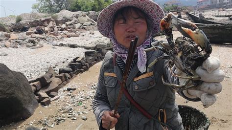 泰婶去看别墅有没有货，第一个打开就有去年的老货，真是开门红啊 Youtube