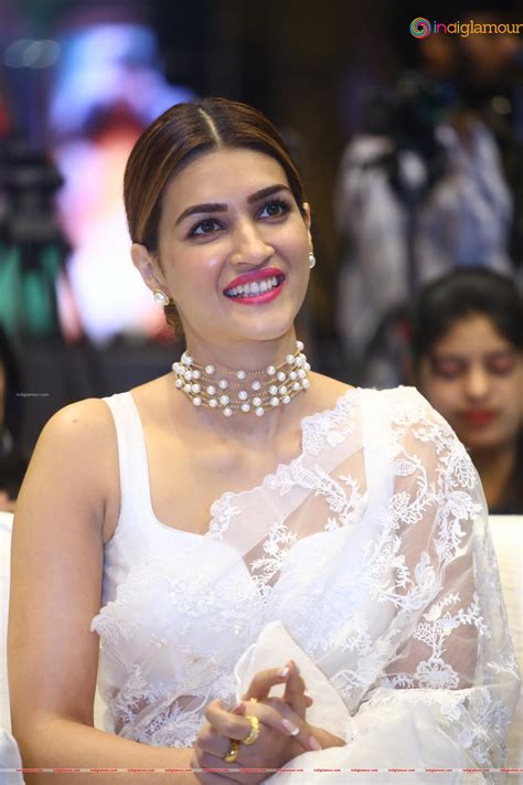 Kriti Sanon Actress Hd Photosimagespics And Stills