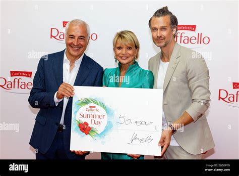 Berlin Germany 12th Aug 2021 Carlo Vassallo L R Uschi Glas And