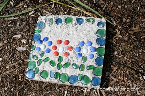 30 Beautiful Diy Stepping Stone Ideas To Decorate Garden