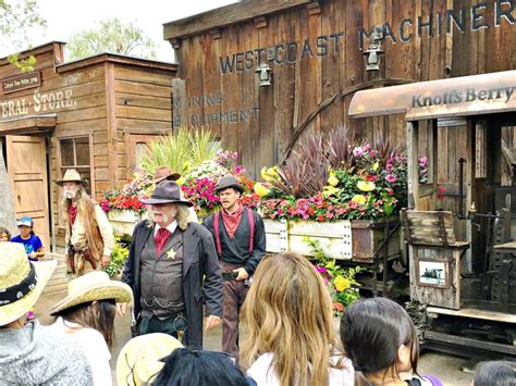 Ghost Town Alive At Knotts Berry Farm Bring The Wild West To Life