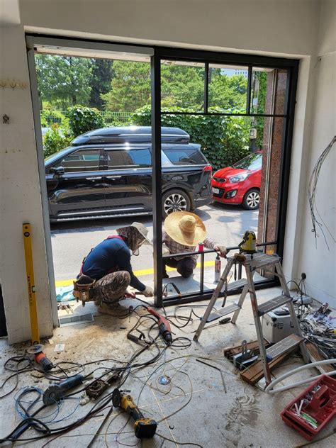 중랑구 망우동 들창 제작시공금속공사강화도어설치힌지설치격자무늬창문90도개폐창문가스쇼바설치가스쇼바창문카페창문카페인테리어 네이버 블로그 중랑구 망우동 들창 제작시공금속공사강화도어설치힌지설치격자무늬창문90도개폐창문가스쇼바설치가스쇼바창문카페창문카페인테리어 네이버 블로그