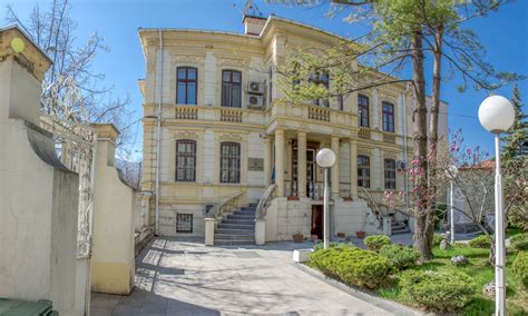 Битка меѓу проректори за прв човек на Битолскиот универзитет Независен Весник