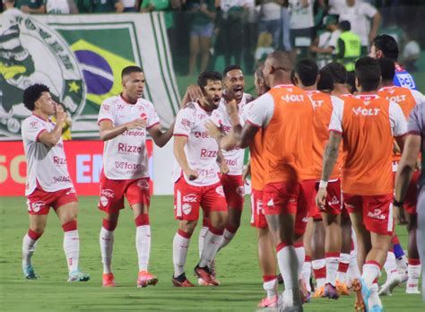 Vila Nova Vence Clássico Decisivo Diante Do Goiás Na Serrinha E Volta A